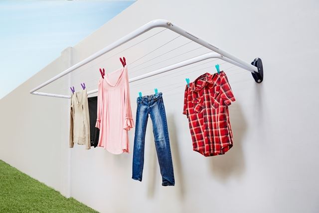 Retractaline. Swingline La Premier Double Folding Frame Clothesline